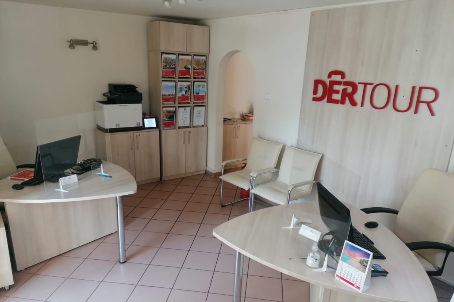 Agentie Agentia din Brasov Calea Bucuresti | VACANTE DERTOUR